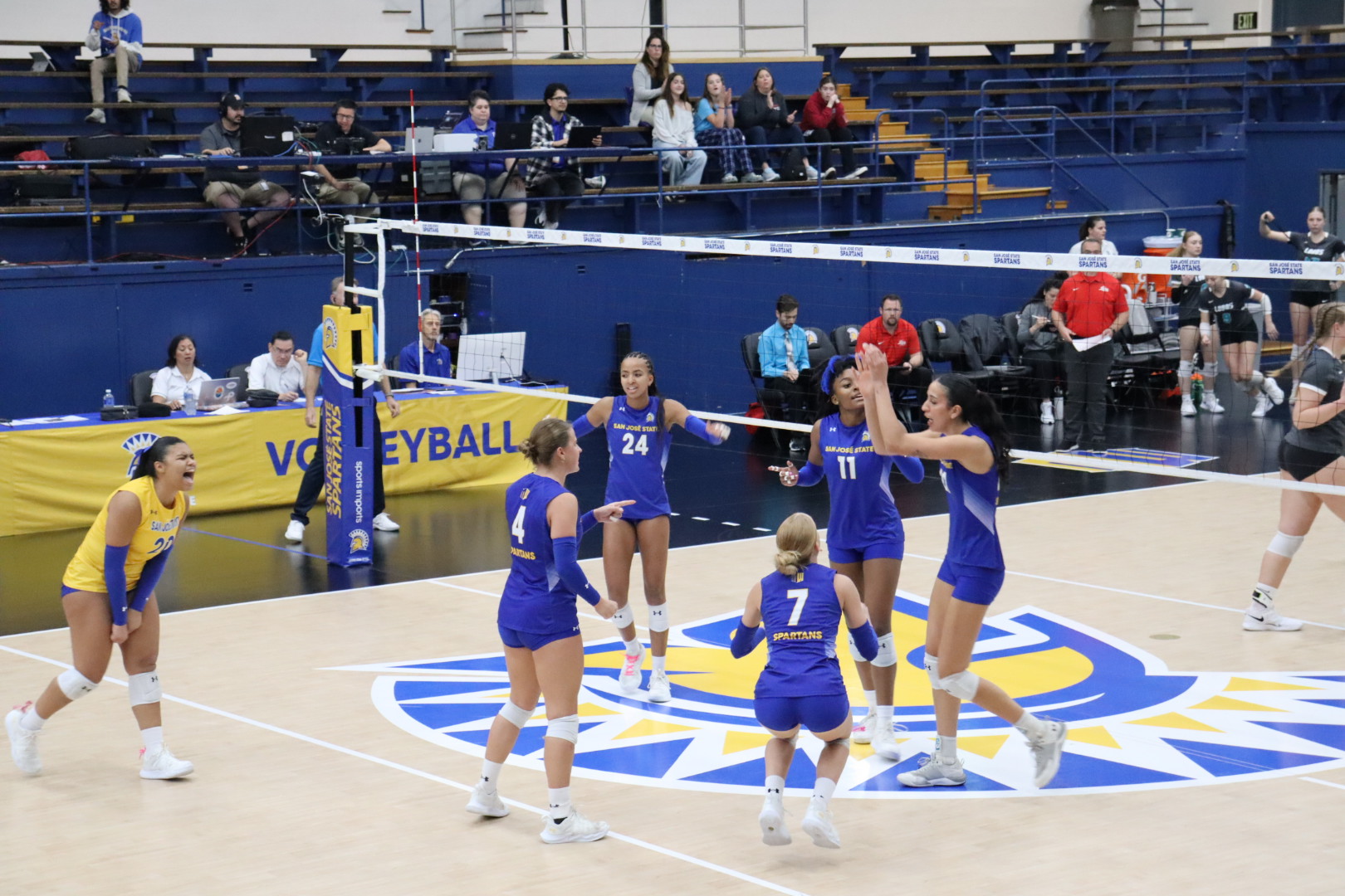 SJSU’s women’s volleyball fall to Wyoming in a devastating conference ...